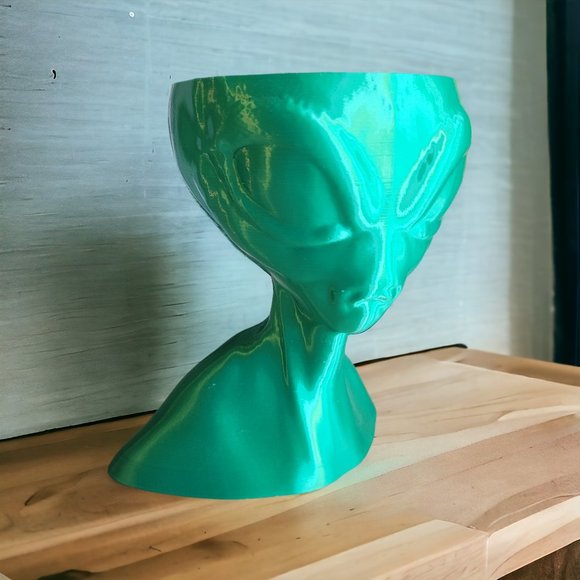 Accents | Cool Alien Head Planter Retro Spaceship Space Age Green ...